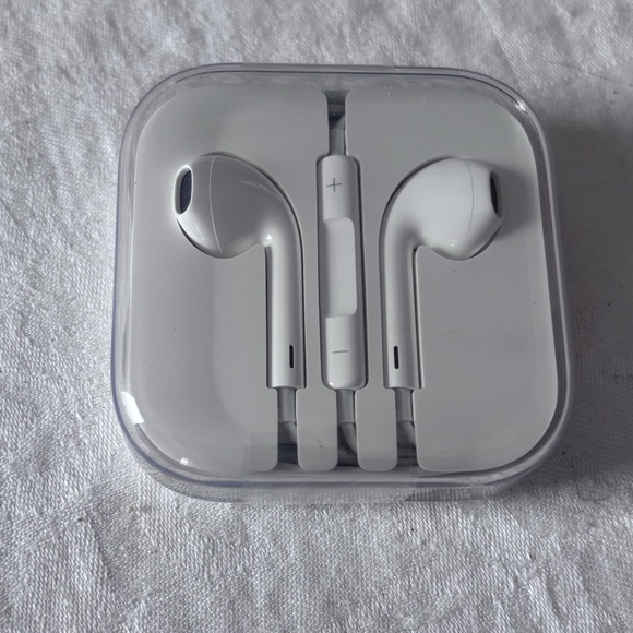 Apple | Headphones | New In Packaging Apple Ear Pods With 35 Mm ...